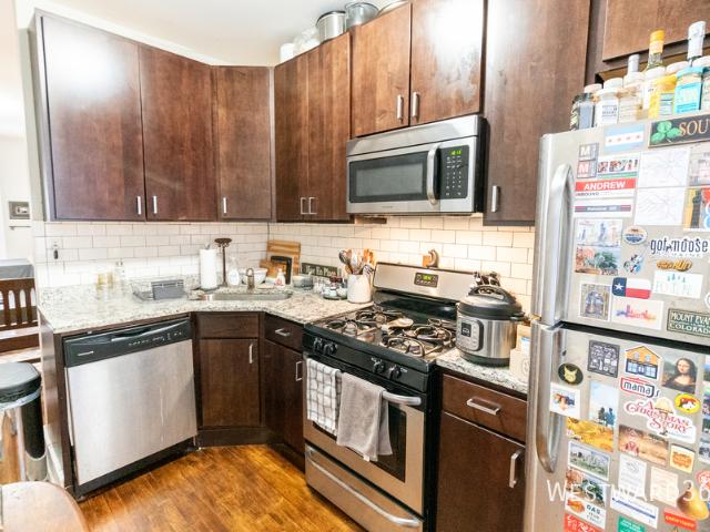 2 BR, 1 BA Apartment 1662 W Farwell Ave, Chicago, IL 60626