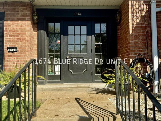 2 BR, 1 BA Apartment 1674 Blue Ridge Dr unit C, Saint Louis, MO 63125