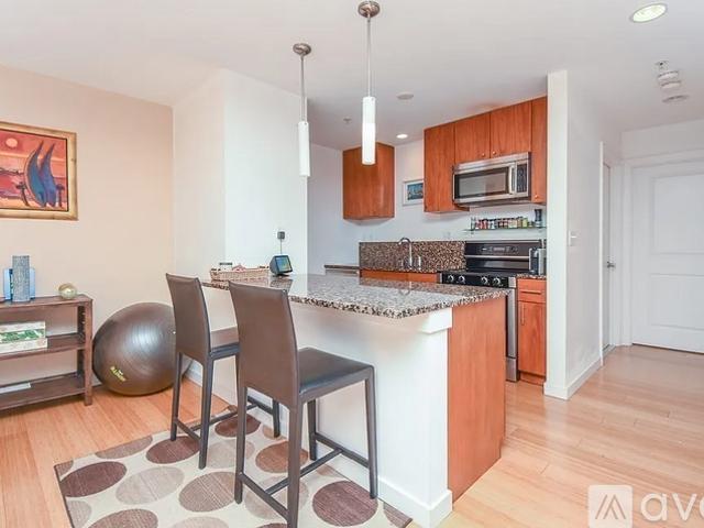 2 BR, 1 BA Apartment 16 Miner St, Unit #303, Boston, MA 02215