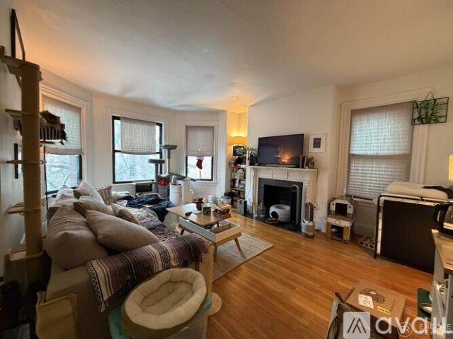 2 BR, 1 BA Apartment 16 Davis Ave, Unit #4, Brookline, MA 02445