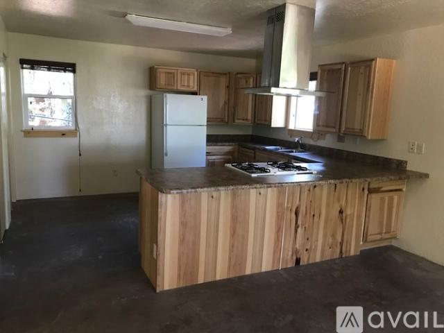 2 BR, 1 BA Apartment 1703 E Arrowhead Ave, Flagstaff, AZ 86004