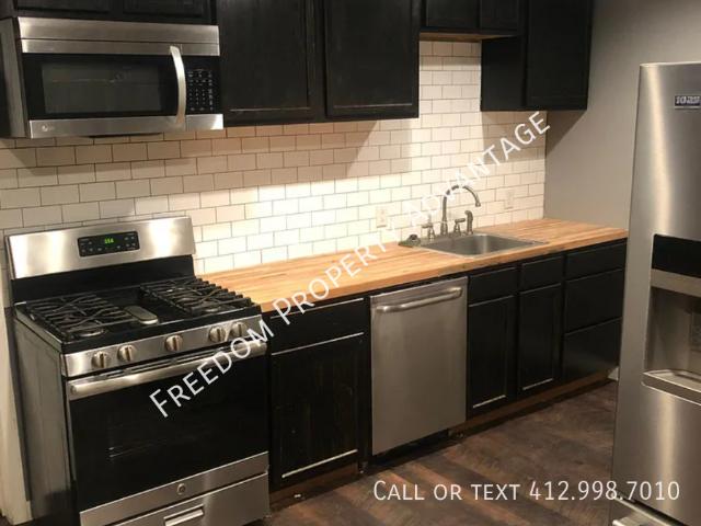 2 BR, 1 BA Apartment 1704 Larkins Way, Pittsburgh, PA 15203
