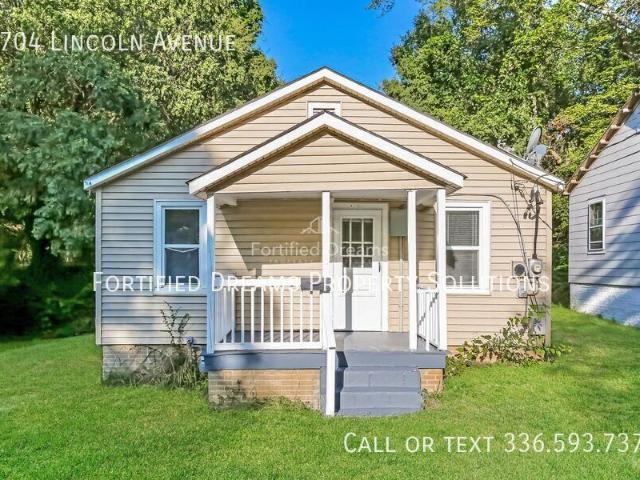 2 BR, 1 BA Apartment 1704 Lincoln Avenue, Winston Salem, NC 27105