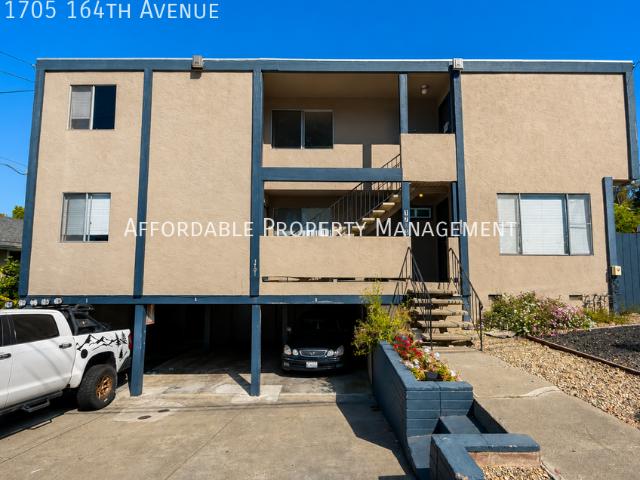 2 BR, 1 BA Apartment 1705 164th Avenue, San Leandro, CA 94578
