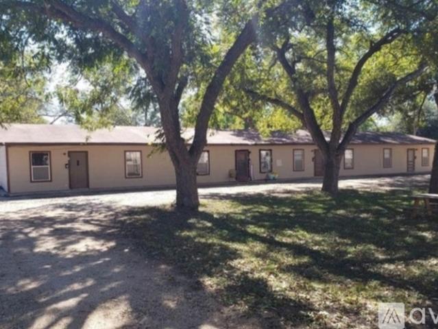 2 BR, 1 BA Apartment 1705 21st Street, Unit B3, Hondo, TX 78861