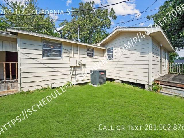 2 BR, 1 BA Apartment 1706 1/2 California St, Baytown, TX 77520