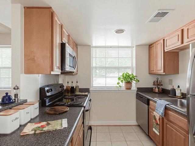 2 BR, 1 BA Apartment 1708 T St SE Unit 1710_104, Washington, DC 20020
