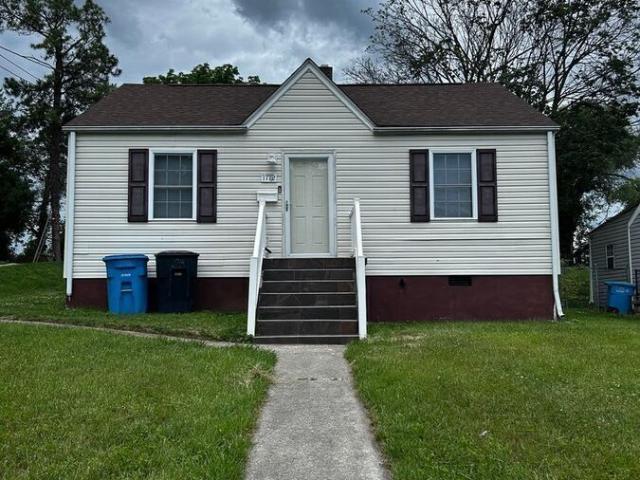 2 BR, 1 BA Apartment 1712 Wayne Street NE, Roanoke, VA 24012
