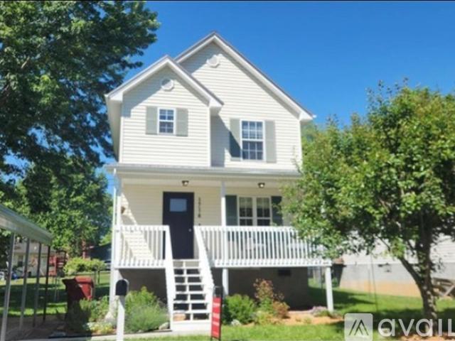 2 BR, 1 BA Apartment 1714 Daytona Court, Johnson City, TN 37601