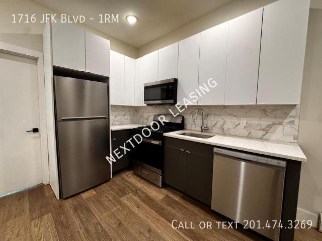 2 BR, 1 BA Apartment 1716 JFK Blvd, Jersey City, NJ 07305