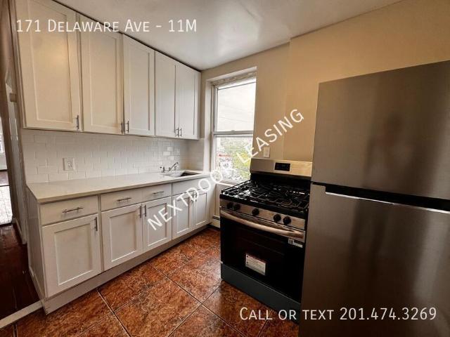 2 BR, 1 BA Apartment 171 Delaware Ave, Jersey City, NJ 07306