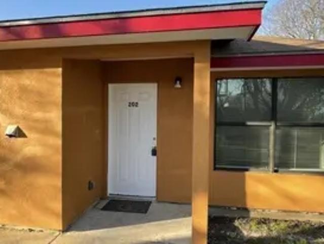 2 BR, 1 BA Apartment 1721 Quintana Rd, San Antonio, TX 78211