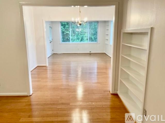 2 BR, 1 BA Apartment 1729 North Meridian Road, Unit D, Tallahassee, FL 32303