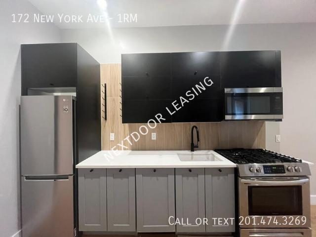 2 BR, 1 BA Apartment 172 New York Ave, Jersey City, NJ 07307