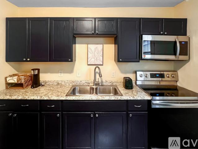 2 BR, 1 BA Apartment 1738 Academy Street, Charlotte, NC 28205