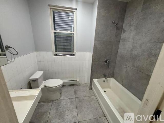 2 BR, 1 BA Apartment 177 Van Nostrand Ave, Unit APT 1R, Jersey City, NJ 07305