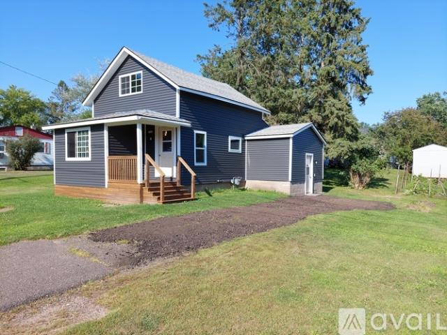 2 BR, 1 BA Apartment 1740 3rd Ave, Cumberland, WI 54829