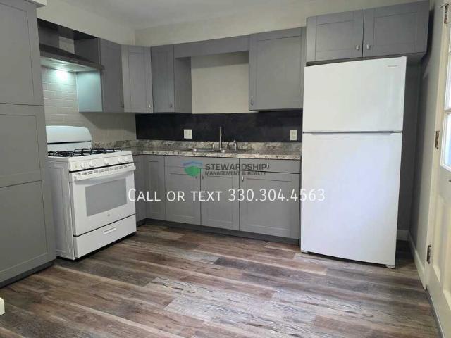2 BR, 1 BA Apartment 1740 Harvard Ave NW, Canton, OH 44703