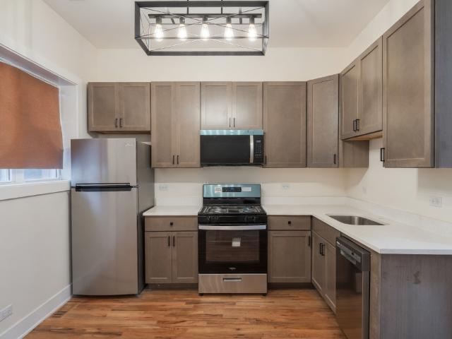 2 BR, 1 BA Apartment 1742 North California, Chicago, IL 60647