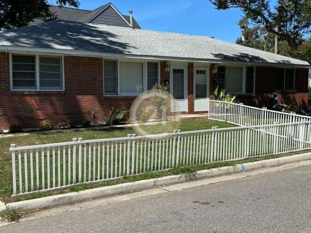 2 BR, 1 BA Apartment 175 Orange Avenue, Norfolk, VA 23503