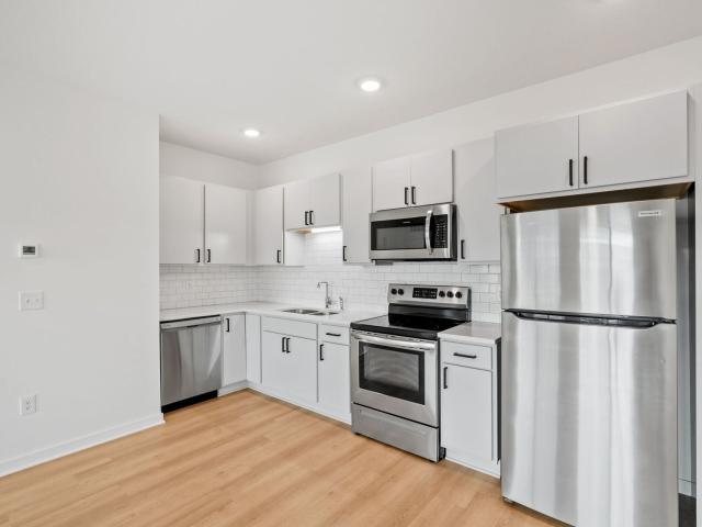 2 BR, 1 BA Apartment 1770 Grand Avenue Unit 101, Saint Paul, MN 55105