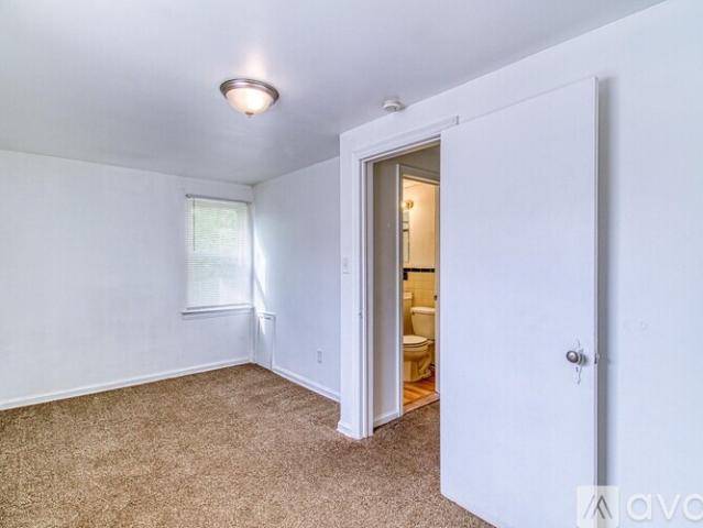 2 BR, 1 BA Apartment 17720 Chester Street, Detroit, MI 48224