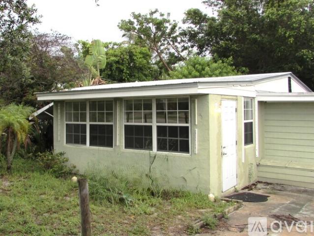 2 BR, 1 BA Apartment 1775 NE Dixie Hwy, Jensen Beach, FL 34957