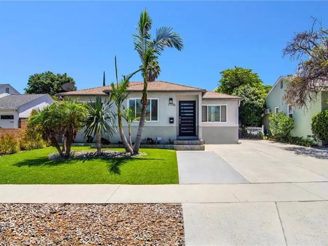 2 BR, 1 BA Apartment 17956 Collins St, Encino, CA 91316