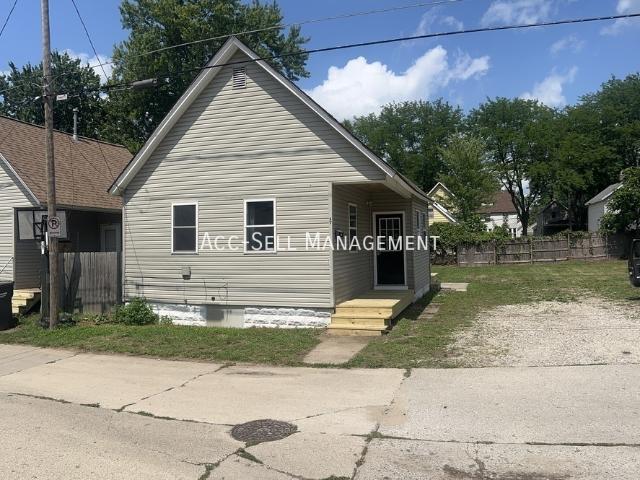 2 BR, 1 BA Apartment 17 Mathews Ct NE, Grand Rapids, MI 49505