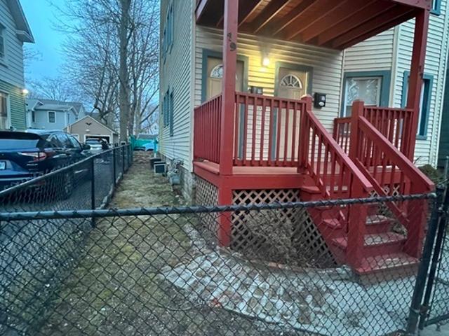 2 BR, 1 BA Apartment 17 Shepard St, Unit 1st, New Haven, CT 06511