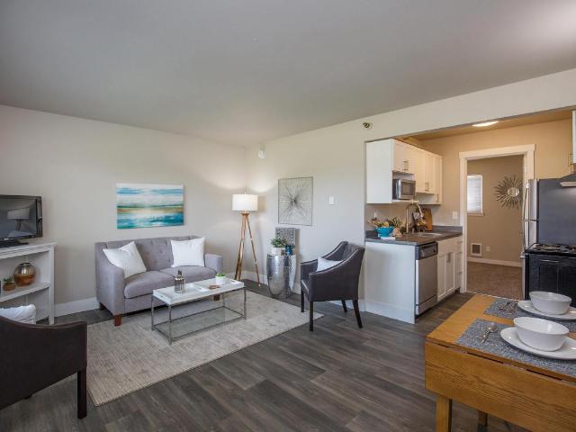 2 BR, 1 BA Apartment 1801 South 15th Street Unit 03, Tacoma, WA 98405