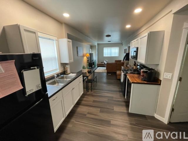 2 BR, 1 BA Apartment 1804 14th St, Unit A, Two Rivers, WI 54241