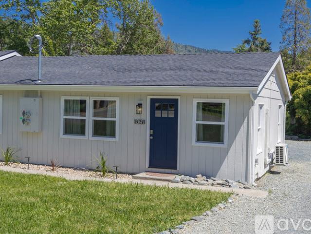 2 BR, 1 BA Apartment 1805 NW Eunice Ave, Unit B, Grants Pass, OR 97526