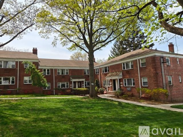 2 BR, 1 BA Apartment 180 Hillside Avenue, Unit K1, Leonia, NJ 07605