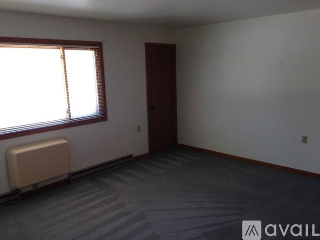 2 BR, 1 BA Apartment 180 N Freeman Dr, Unit 5, Port Washington, WI 53074