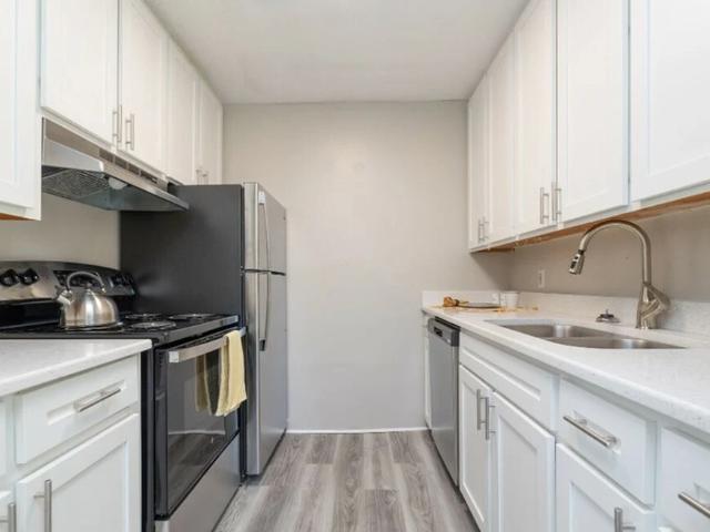 2 BR, 1 BA Apartment 180 S Pine Lake Dr, Spartanburg, SC 29306