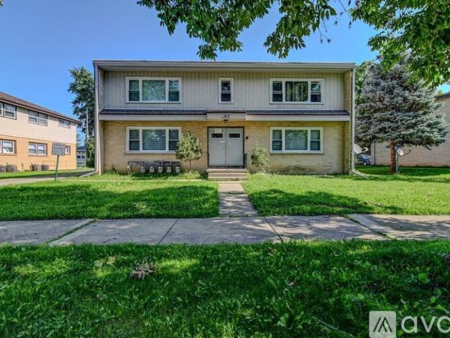2 BR, 1 BA Apartment 1810 Lake Point Dr, Unit 4, Madison, WI 53713