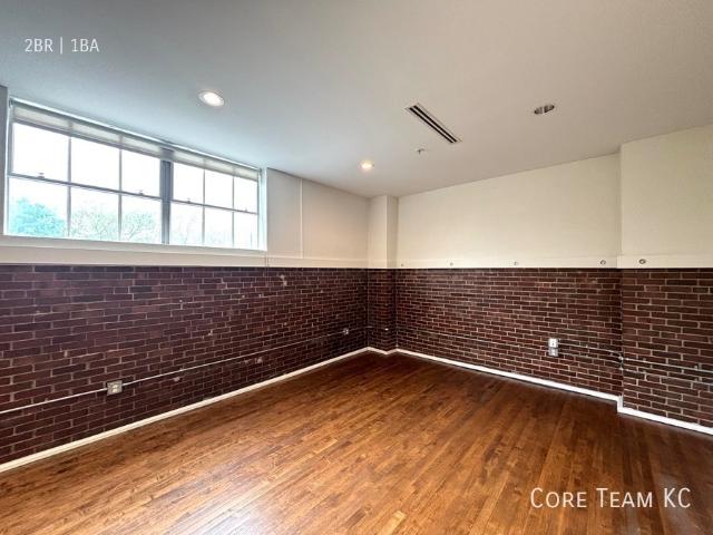 2 BR, 1 BA Apartment 1810 Madison Ave, Kansas City, MO 64108