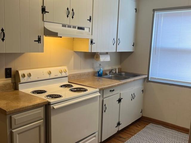 2 BR, 1 BA Apartment 1810 Main Street, Unit 3, Victoria, VA 23974