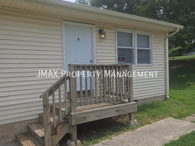 2 BR, 1 BA Apartment 1811 Jerome St SE # A, Roanoke, VA 24014