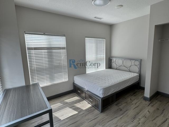 2 BR, 1 BA Apartment 1812 258A Sunview St, Waterloo, ON N2L 0H6