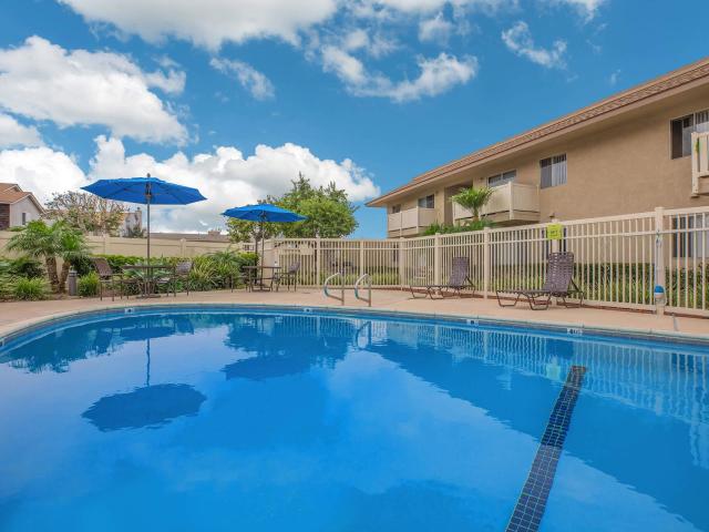 2 BR, 1 BA Apartment 1819 Monrovia Avenue Unit 23, Costa Mesa, CA 92627
