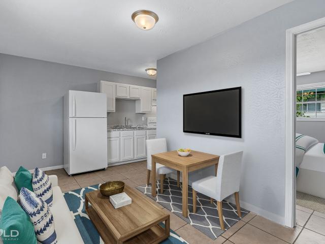 2 BR, 1 BA Apartment 1820 E Texas St Bossier City, LA 71111