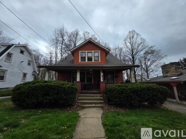 2 BR, 1 BA Apartment 1820 Malasia Rd, Unit 2, Akron, OH 44305