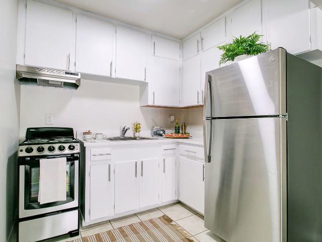 2 BR, 1 BA Apartment 1820 Northwest 10th Street Unit 1818, Gainesville, FL 32609