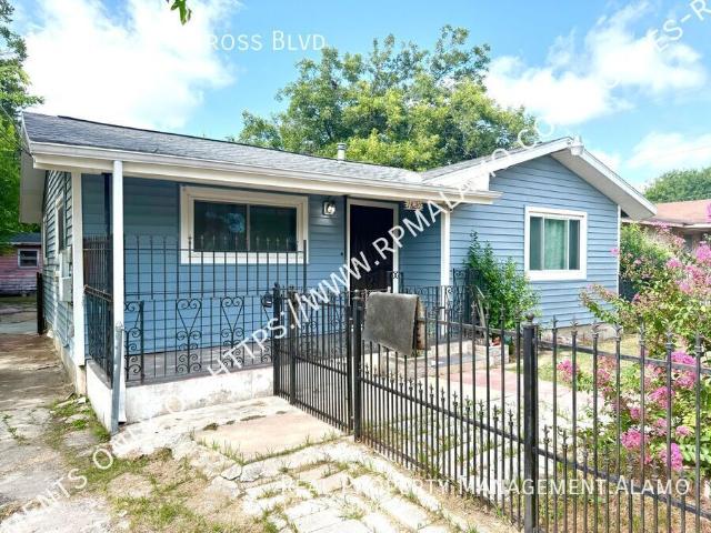 2 BR, 1 BA Apartment 1820 W Southcross Blvd, San Antonio, TX 78211