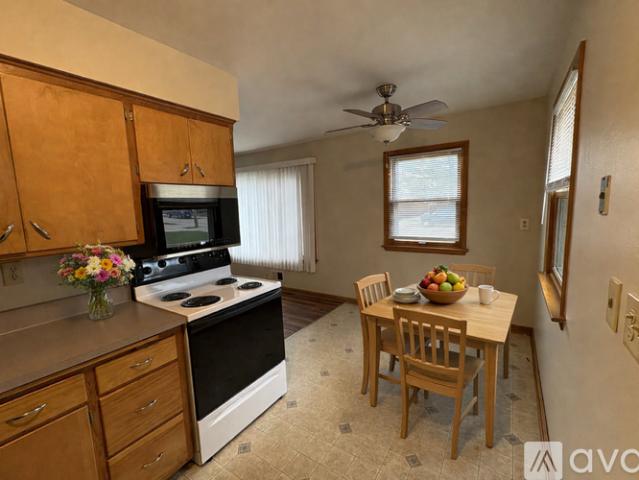 2 BR, 1 BA Apartment 1821 East Howard Avenue, Unit 1, Milwaukee, WI 53207