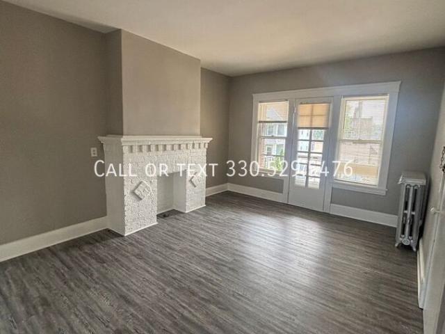 2 BR, 1 BA Apartment 18251 Detroit Ave, Unit, Lakewood, OH 44107