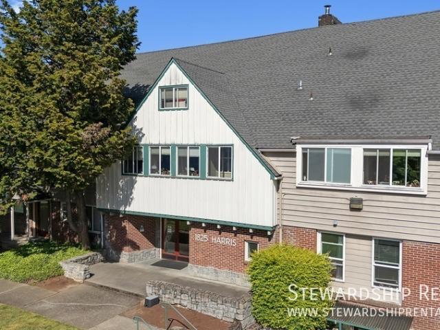 2 BR, 1 BA Apartment 1825 Harris Street, Eugene, OR 97403