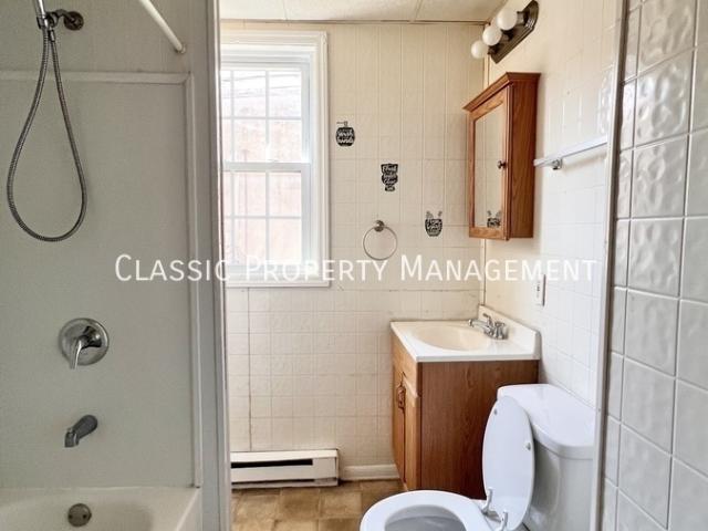 2 BR, 1 BA Apartment 1832 W 3rd St, Wilmington, DE 19805